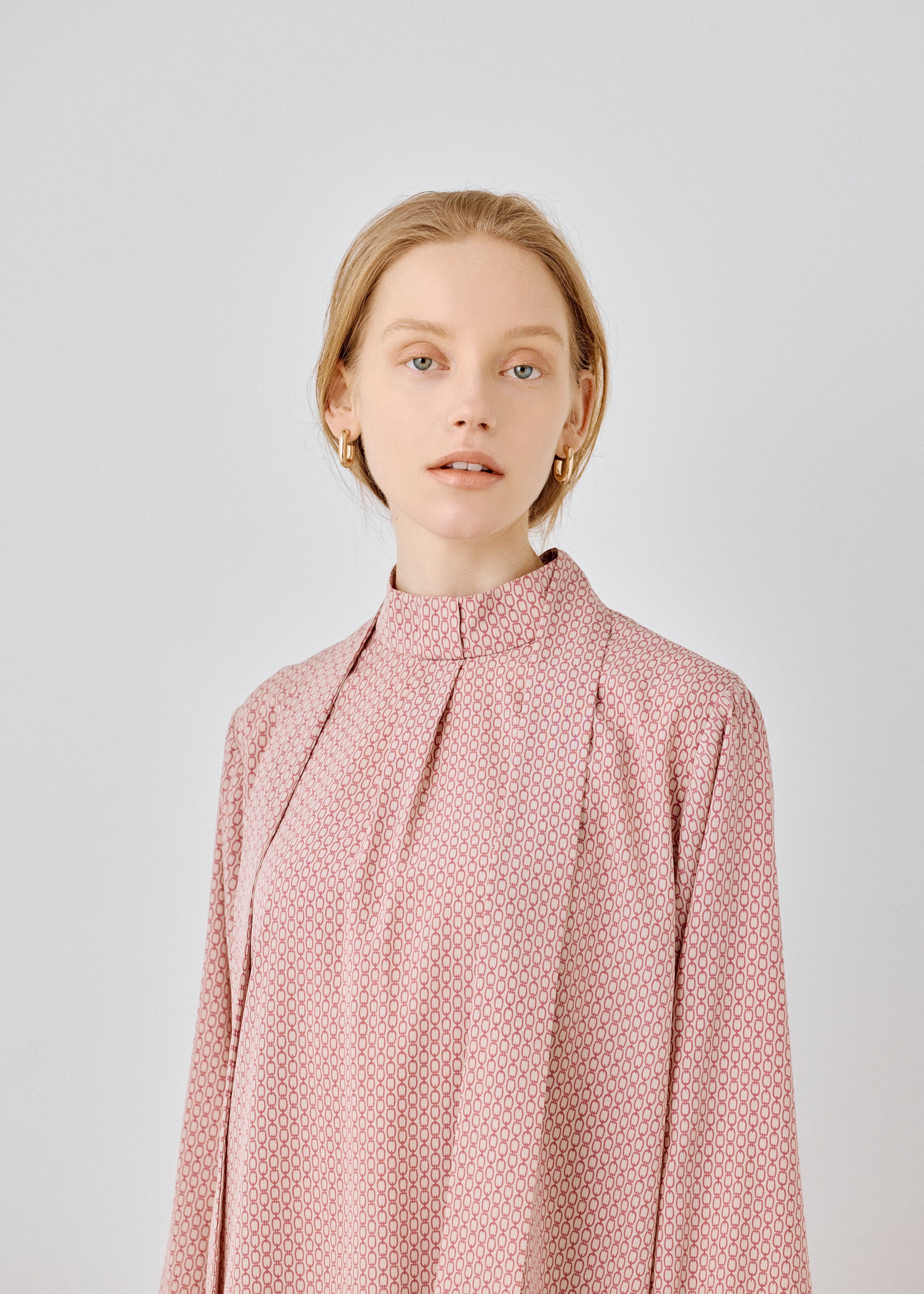 Chain Pattern Bow-tie Blouse
